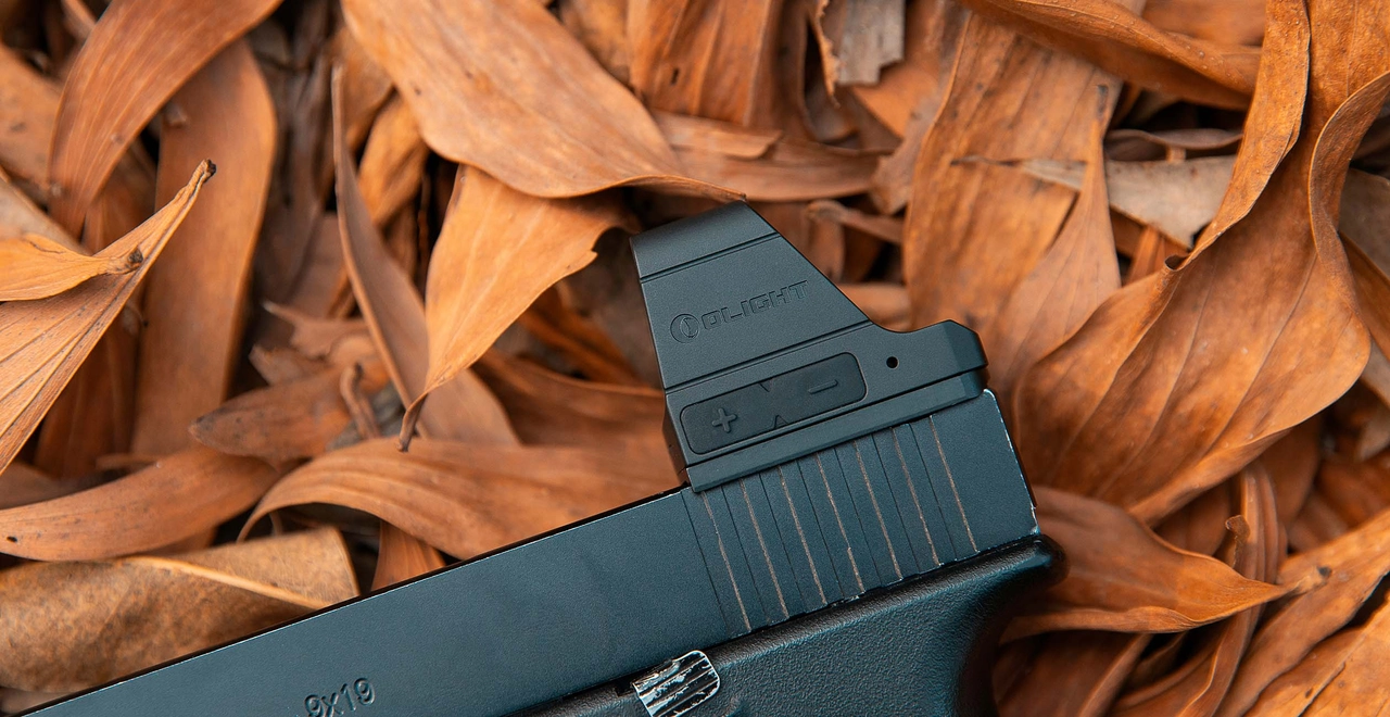 Osight 3 MOA: Rechargeable Red Dot Sight Magnetic Charging Case - Olight