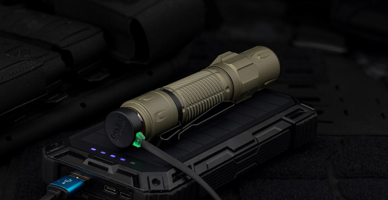Warrior Ultra Tactical Flashlight 2500 Lumens O-Aluminum OAL Tough - Olight