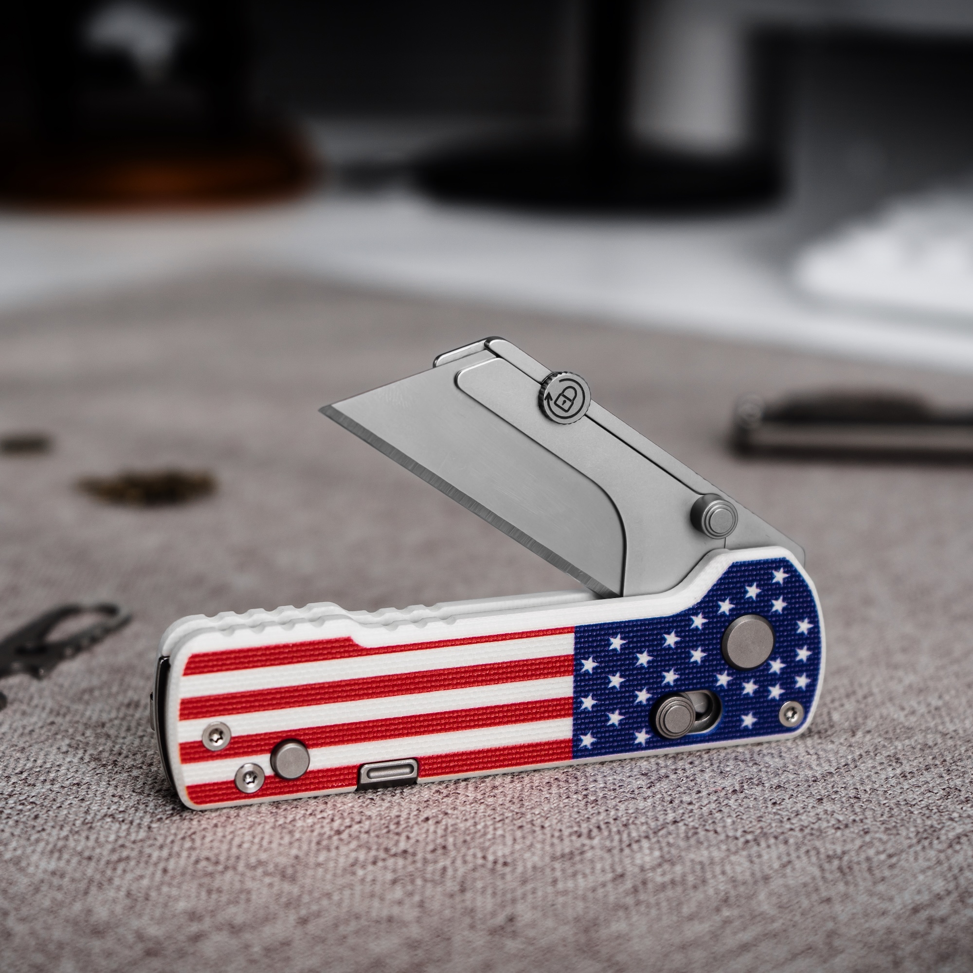U1 Pro Folding Knife Stars & Stripe Edition - Olight