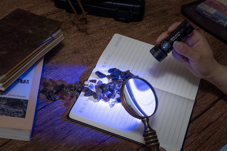Top 3 Best UV Flashlights for Home and Outdoor Use | Olight